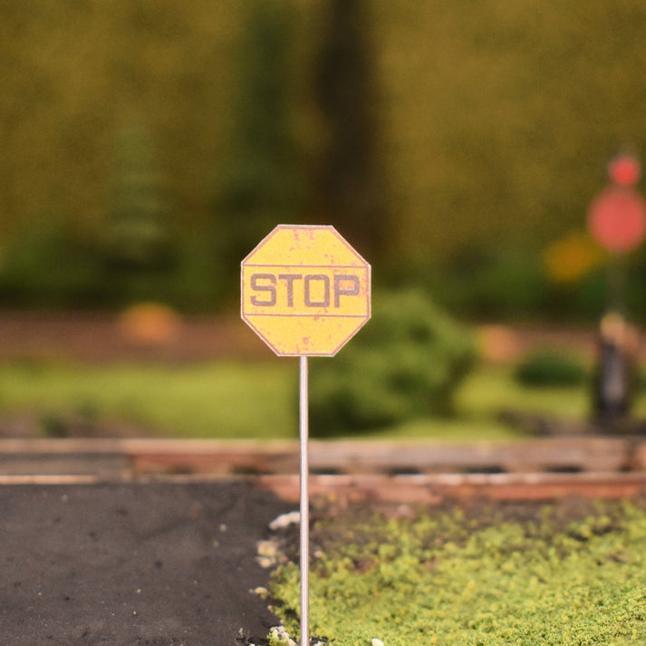 O Scale - Yellow Stop Sign - Horizontal Line - 2 Pack – Lineside Details